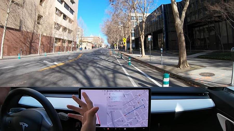 Teslin novi Full Self-Driving Beta sistem autonomne vožnje ima problema ...