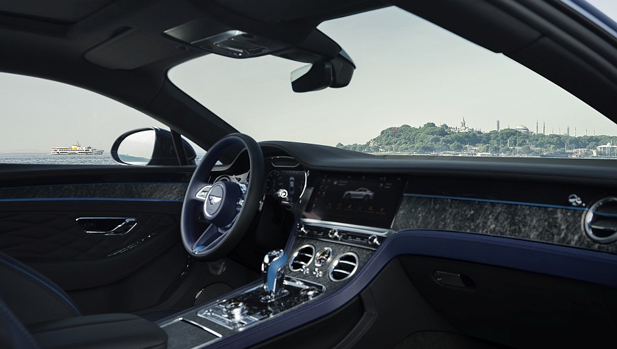 BENTLEY PREDSTAVLJA EKSKLUZIVNI TRIO IZ KOLEKCIJE BENTLEY MULLINER ...