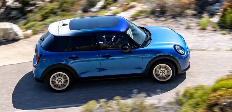 Mini Cooper S s 5 vrata: karakterizira ga “karizmatična jednostavnost ...