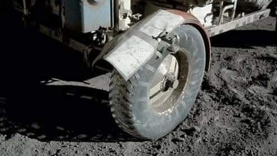 Lunarni roveri koji su korišteni tijekom misija Apollo 15, 16 i 17 nisu ...